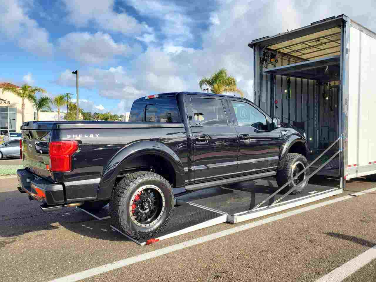 Enclosed Car Transport | AMPM Auto Shipping | (877) 241-2676